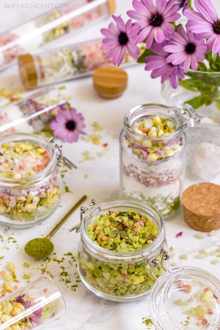 Green Tea Bath: Benefits + 5 Ways to Make it - A Life Adjacent