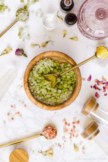 Green Tea Bath: Benefits + 5 Ways to Make it - A Life Adjacent