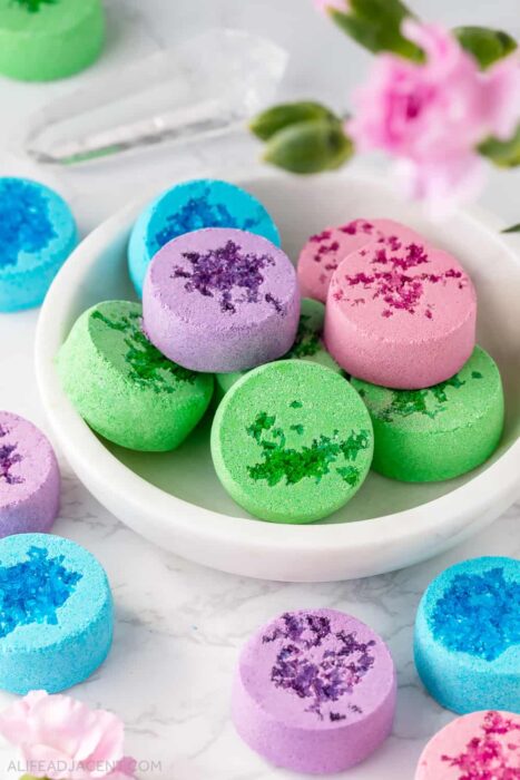 DIY Shower Steamers (12 Best Recipes + How to Make Them)