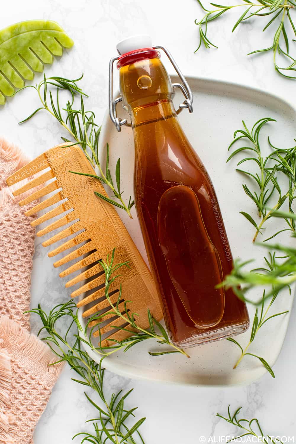 Rosemary Water vs Rosemary Oil for Hair Growth: Benefits + Science